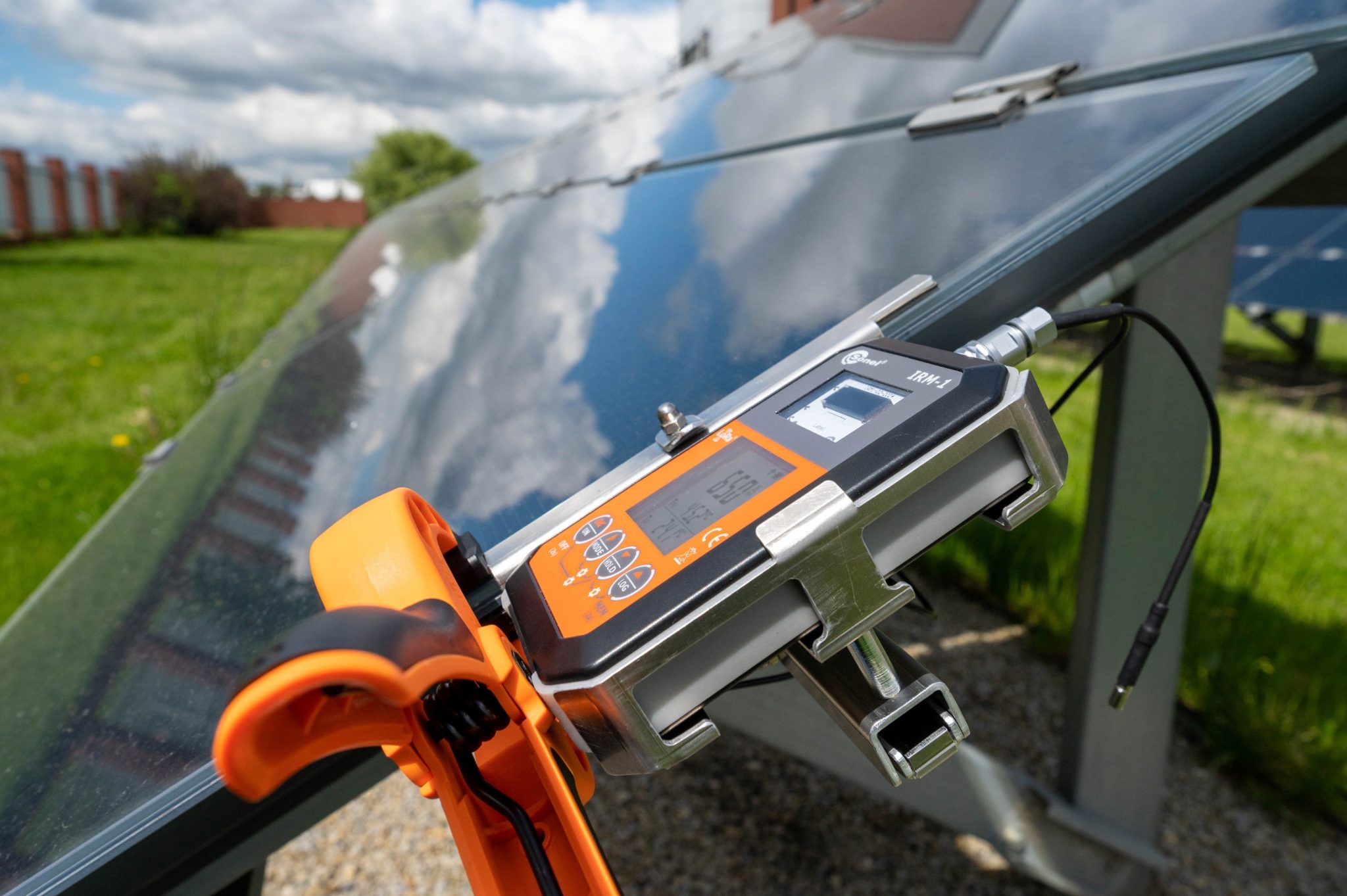 Kompleksowy zestaw do pomiarów instalacji fotowoltaicznych – Sonel MPI-540-PV Solar